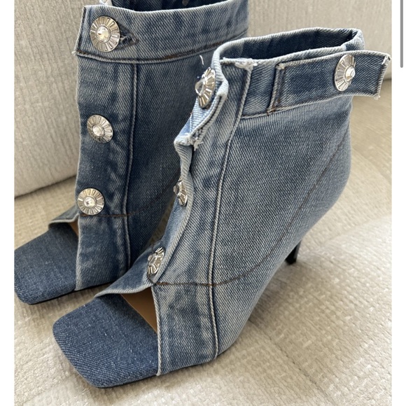 Shoe Snobb | Shoes | Lala | Poshmark